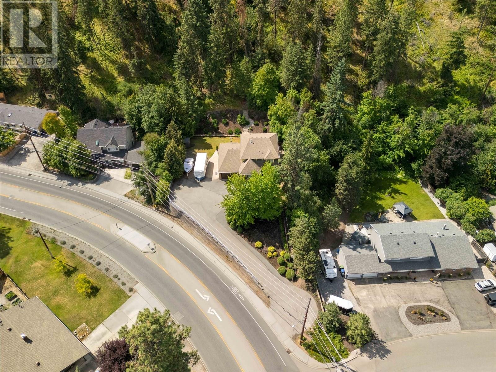 4692 GORDON Drive, Kelowna | RE/MAX Kelowna Stone Sisters